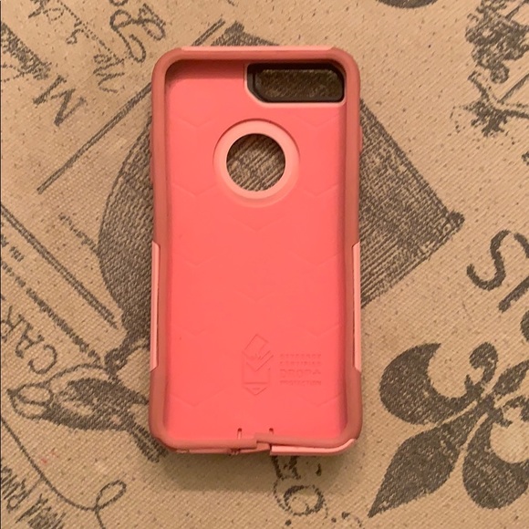 OtterBox | Other | Pink Otter Box With Pop Socket Has A Few Cracks ...